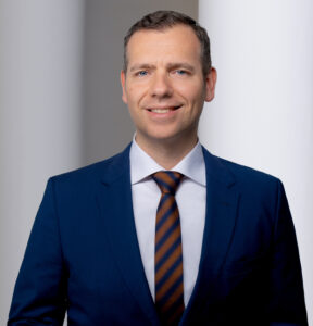 Dozent Dr. Torsten Mertins - Öffentliches Recht - AfP GmbH